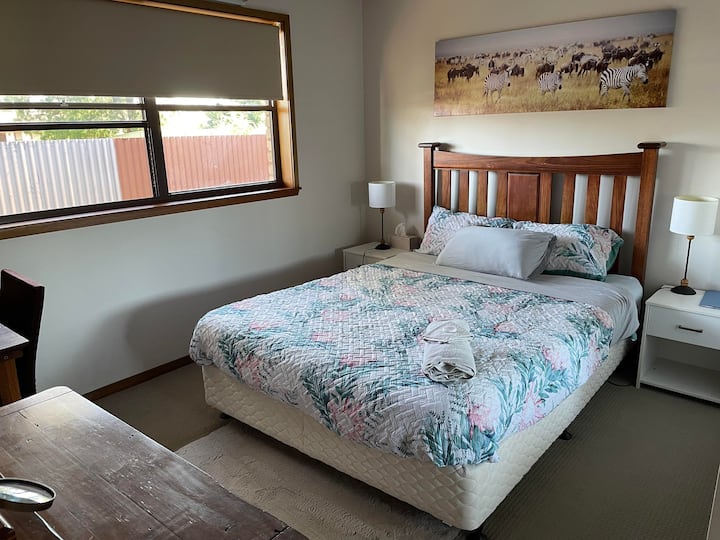 Spacious Private Room With Full Bathroom - Albury