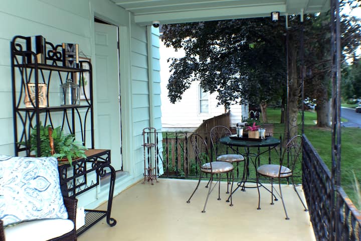 The Greenhaus - Cozy 4br Home, 3 Blocks From Bgsu! - Bowling Green, OH