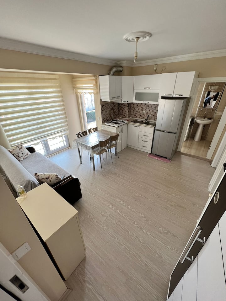 Mavi Durak Yakını Caflere çOk Yakın - Sakarya