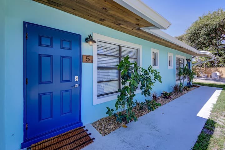 Lovely 1 Bedroom- Sea Turtle Shores #5 - Cocoa Beach, FL