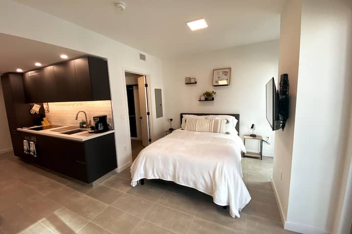 Luxurious Apartment With Views Of Biscayne Bay! - Miami, FL
