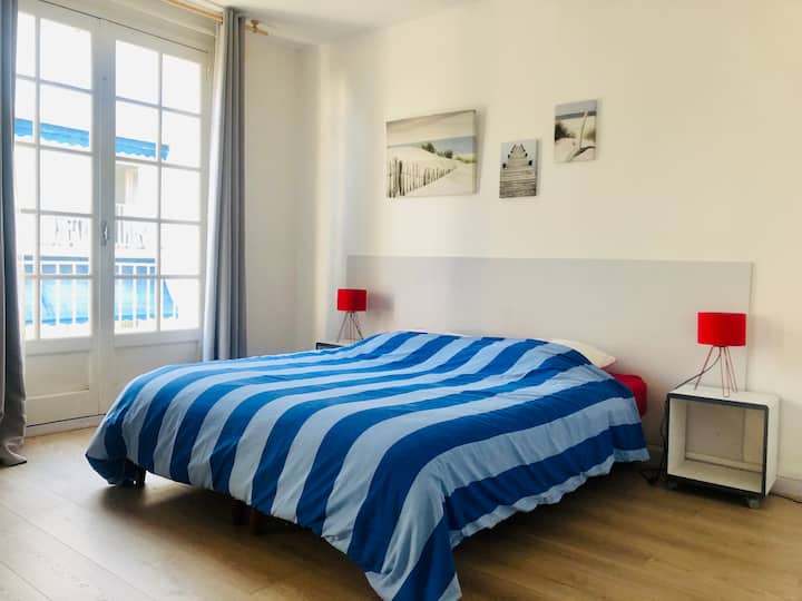 Centre-ville, Parking Privé, Balcon, Wifi, 55m² - La Rochelle
