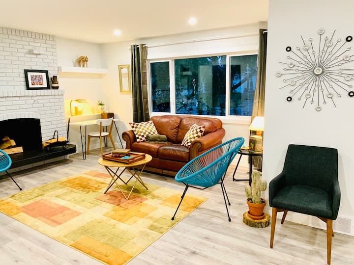 Modern Main Floor Suite Near Chinook Mall - Calgary
