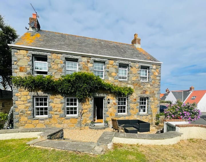 Lovely Family Home Close To Vazon Beach. - Guernsey