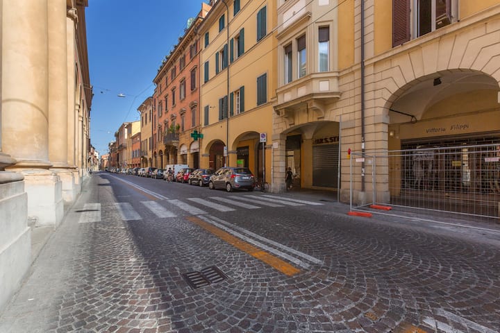 Apt W/terrace 10 Min Walk From Piazza S.stefano X4 - Bologna