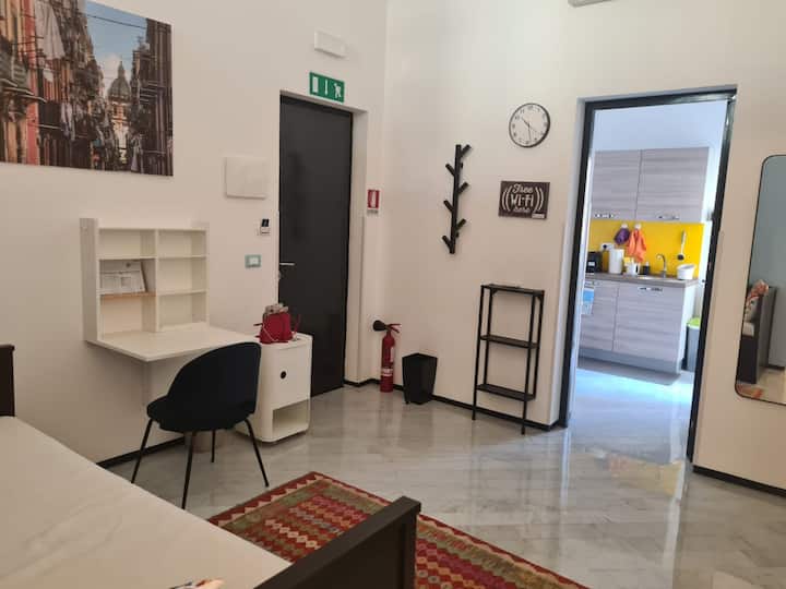 Bibi Appartamento A Due Passi Dal Tribunale Centro - 巴勒莫