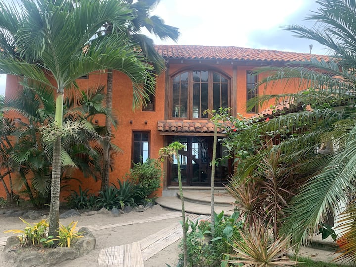 Hacienda En La Playa
 (Private Villa On The Beach) - Canoa