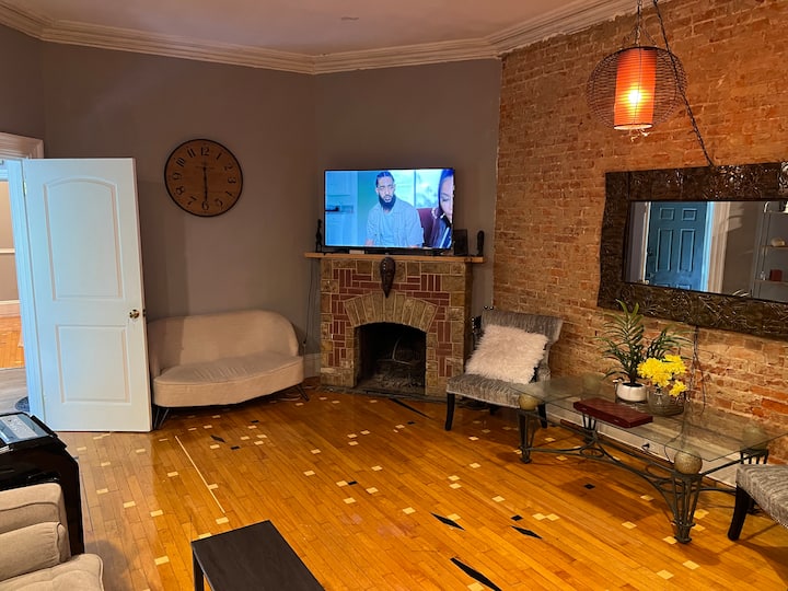 Large Historic Germantown Farmhouse Event Friendly - Philadelphia, PA