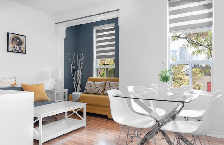 Best Location | Large Groups!
7 Beds (Recommended) - Toronto