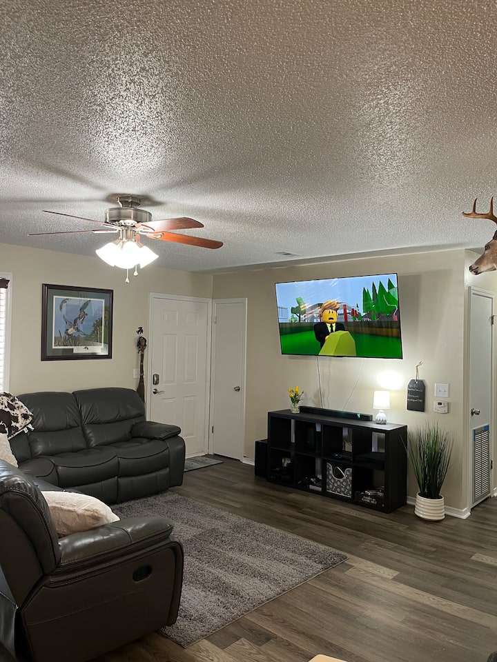 Cheer Full 3- Bedroom In A Very Quiet Neighborhood - Eufaula, AL