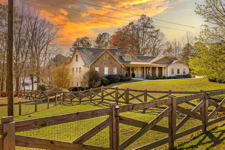 Last Minute 2 Night Stay Farm, Hot Tub, Sauna, Gym - Flowery Branch, GA