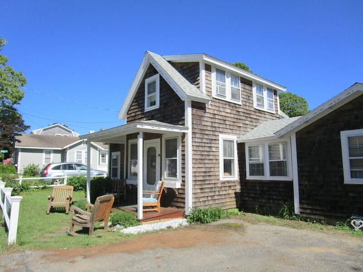 Seaside Getaway - Harwichport Beachhouse - Harwich, MA