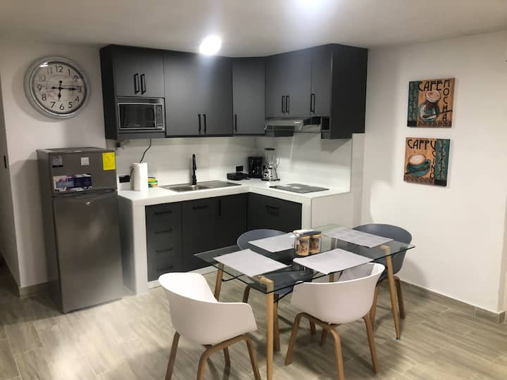 Lujoso Departamento Urdesa Completamente Renovado - Guayas