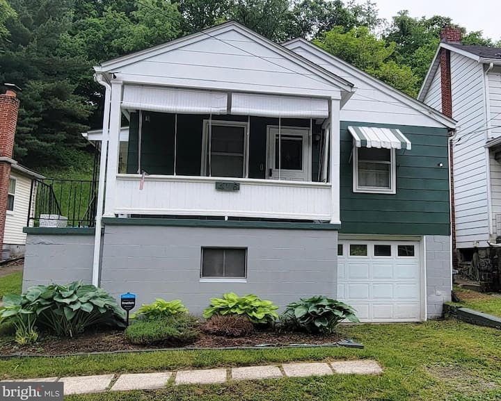 Retro Retreat Ideally Located In Md Mountains - Cumberland, MD