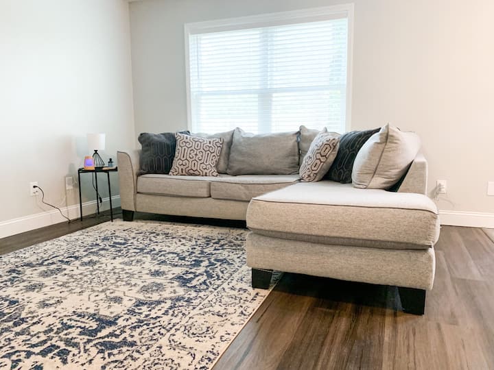 Home Sweet Master In Newly Renovated Townhome! - Fayetteville, AR