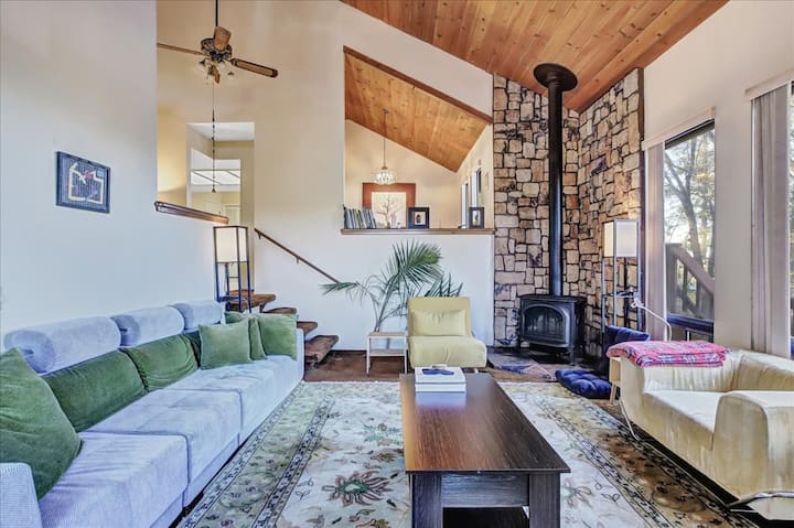Unique Getaway With A Private Airstrip And Hanger - Lake of the Pines, CA