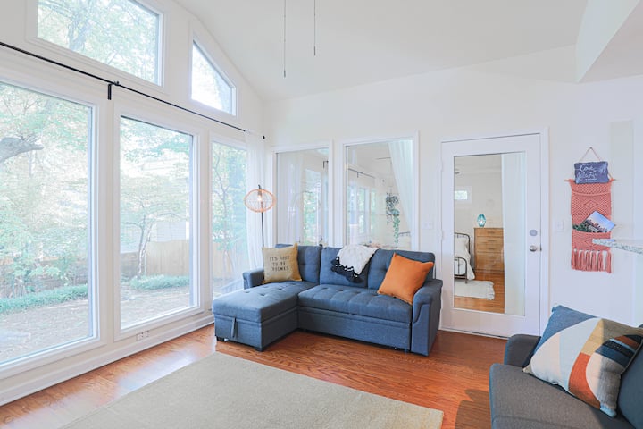 3 King Beds | Parking | Pets | Yard In Midtown Atl - Atlanta, GA