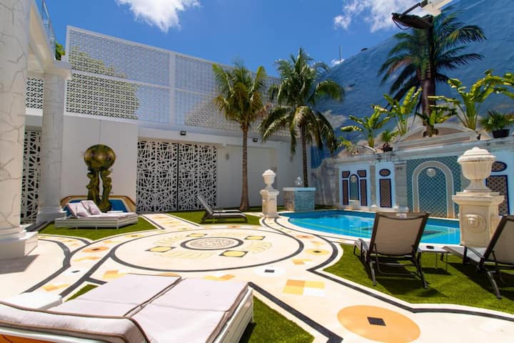 Extravagante Villa Versace - Playa del Carmen