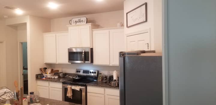 Two Spacious Furnished Rooms! - Vero Beach, FL