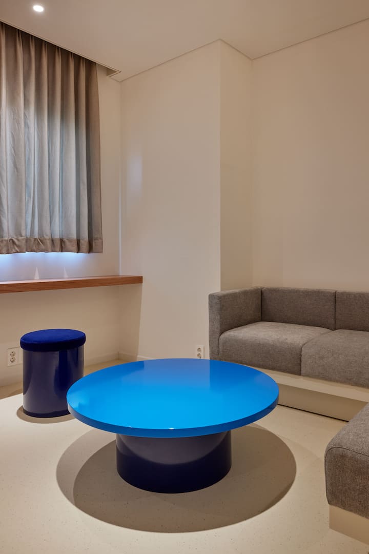 [5-min Metro] Mangrove Sinseol | Double Suite - Seoul