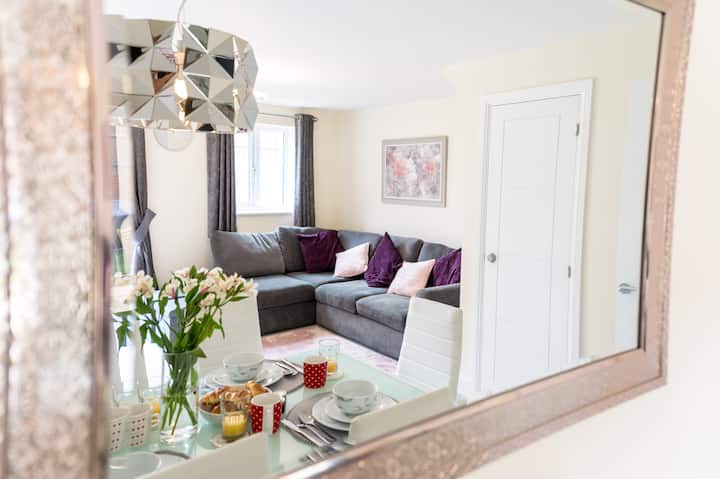 Modern 2-bedroom Home To Sleep 4 – Ideal Location - Shrewsbury
