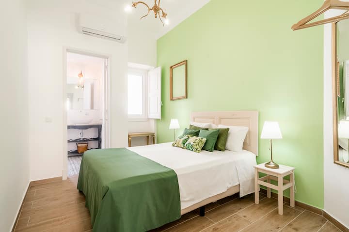 Green Room W/ Pool - Faro District