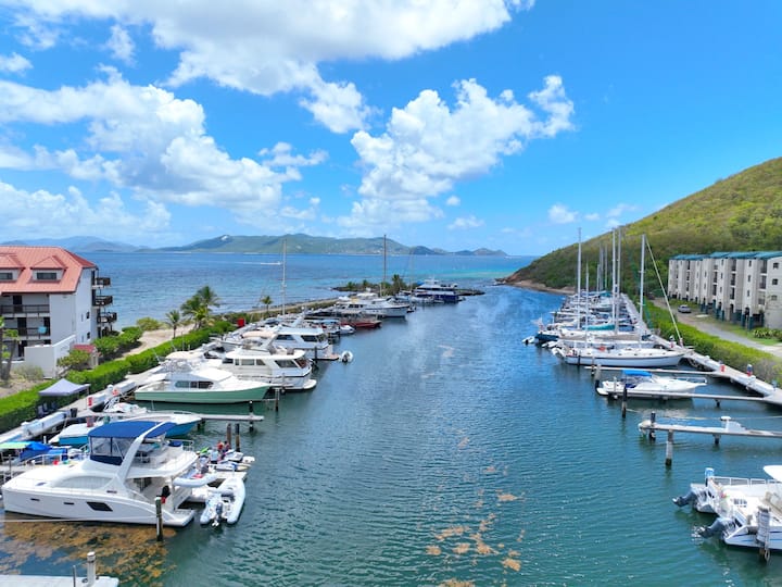 Brilliant 2/2 Condo Sapphire, Steps To Pool& Beach - Saint John