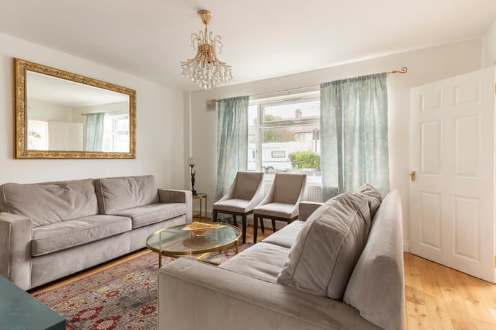 Spectacular House In White Hart Lane - Enfield