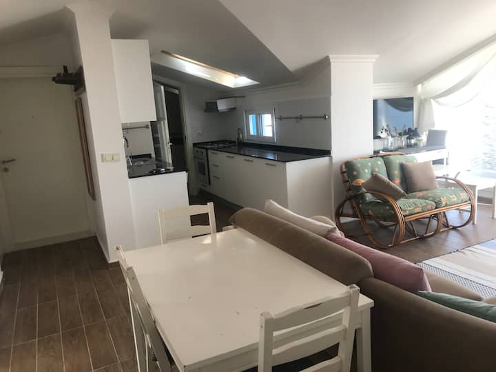 ÇAtı Katında Teraslı Daire - Karaburun