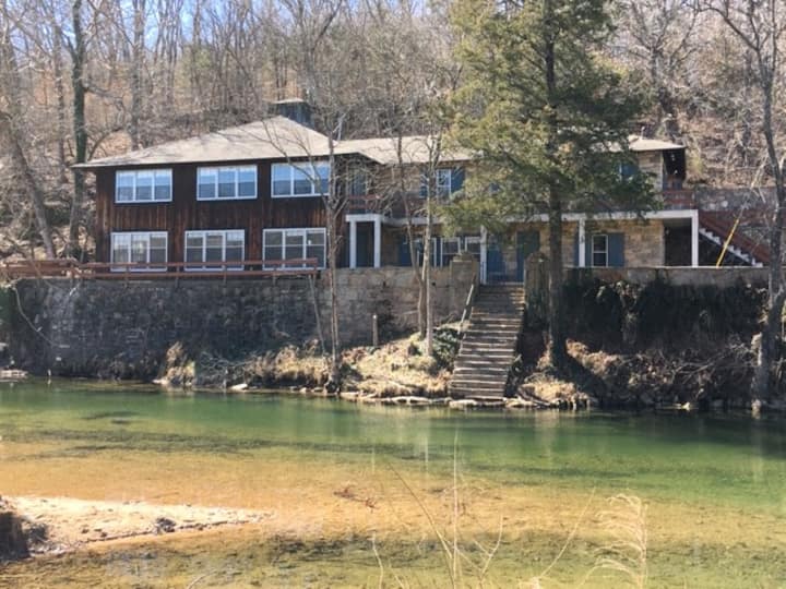 Historic Limestone Home In Lake Of Ozarks - Camdenton, MO