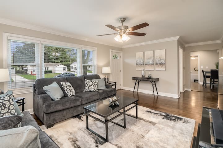 Elgin Rental- Jay St - Elgin, IL