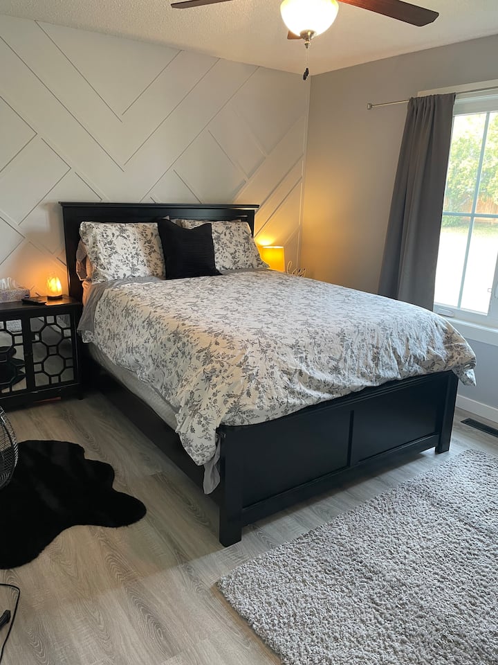 Beautiful Private Room In Our Home - Grande Prairie