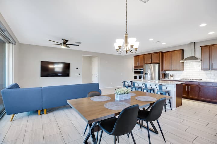 3-bedroom Home: Pool Access & Garage Ev Charging - Mesa, AZ