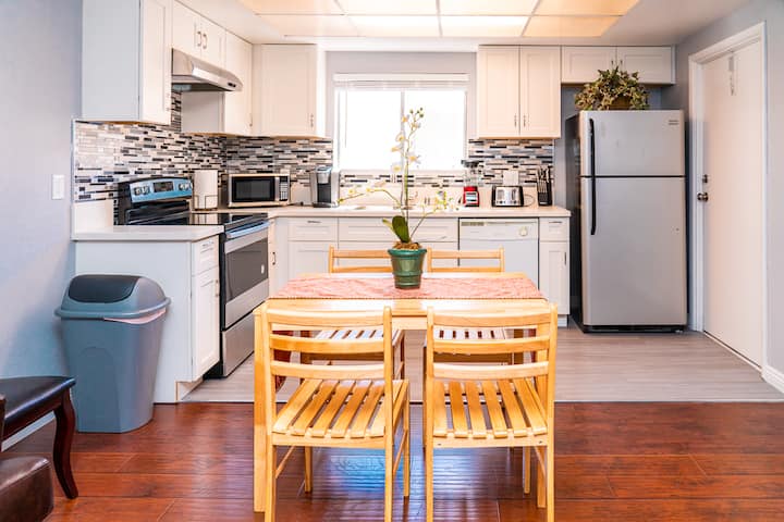 3br Near Chinatown+strip! Convenient Cozy Escape - Las Vegas