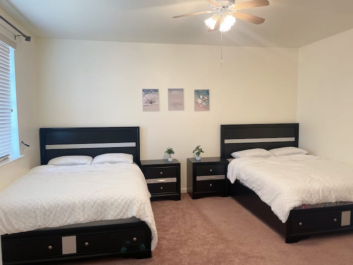Master Room With Private Bathroom - Stockton, CA