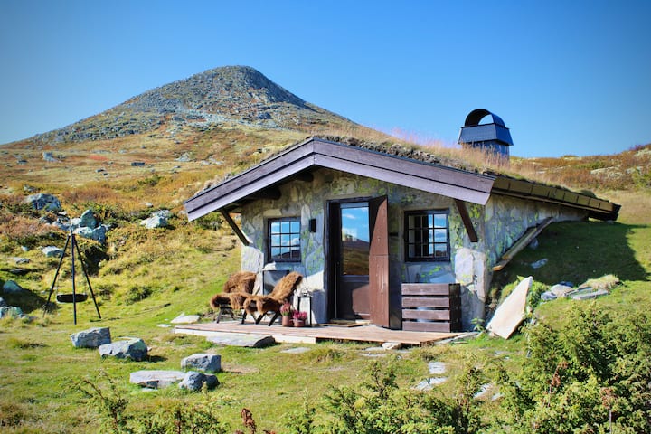 Nyoppusset Steinbu I Unike Omgivelser - Norway