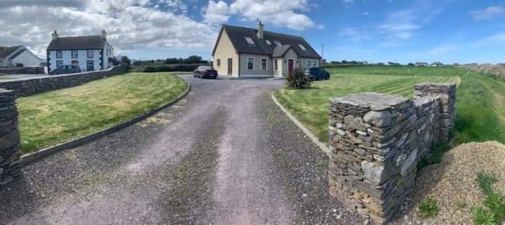 Fahamore Lodge - Spacious Home With Sea View - County Kerry