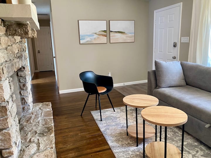 Cozy - Temp/corporate Housing - 7 Mins To Downtown - 인디애나폴리스