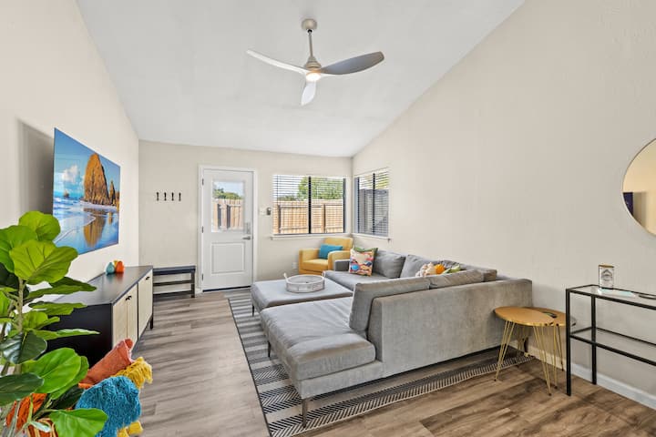 Bright, Welcoming Home Minutes From Domain + Q2 - Austin, TX