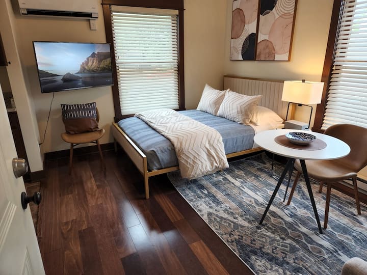Free Parking & Walk To All Major Hospitals! - Grand Rapids, MI