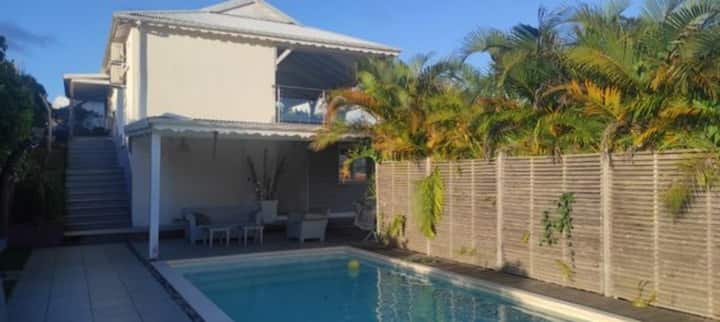 Magnifique Villa Avec Piscine à Petit Bourg - Guadeloupe