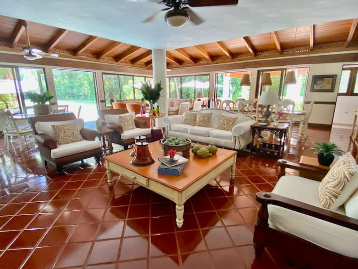 Hermosa Villa Con 6 Habs A 5 Mins De La Playa - La Romana