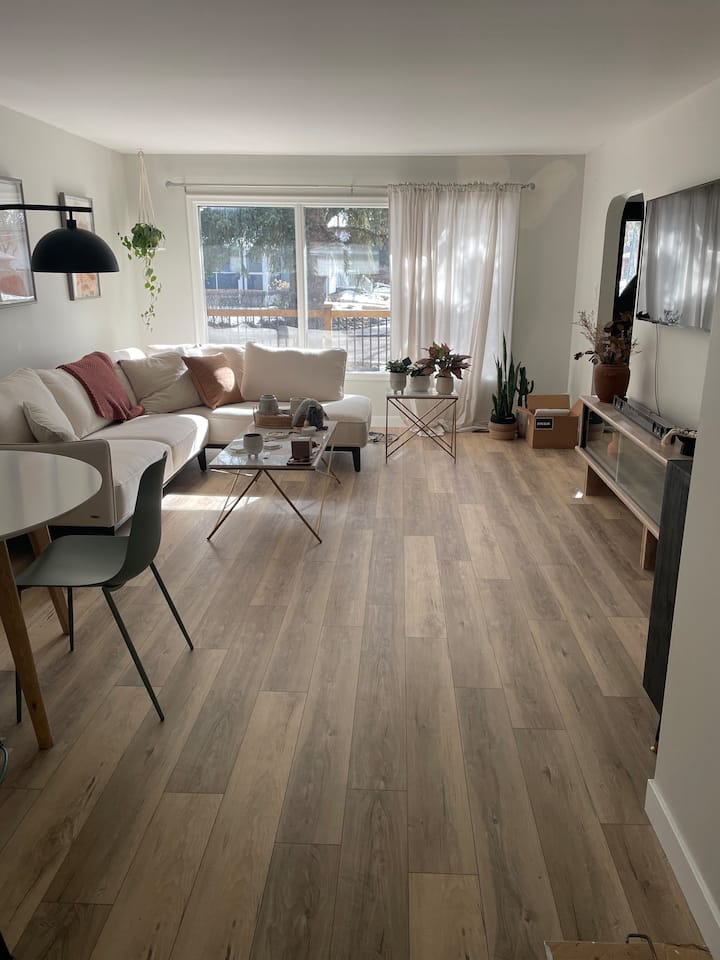 Lakeview Home Close To Downtown & Mosaic Stadium - Regina