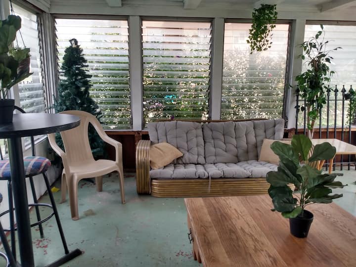 Cheerful Home W/ Yard, Patio, Lanai & Rv Parking - Elkhart, IN