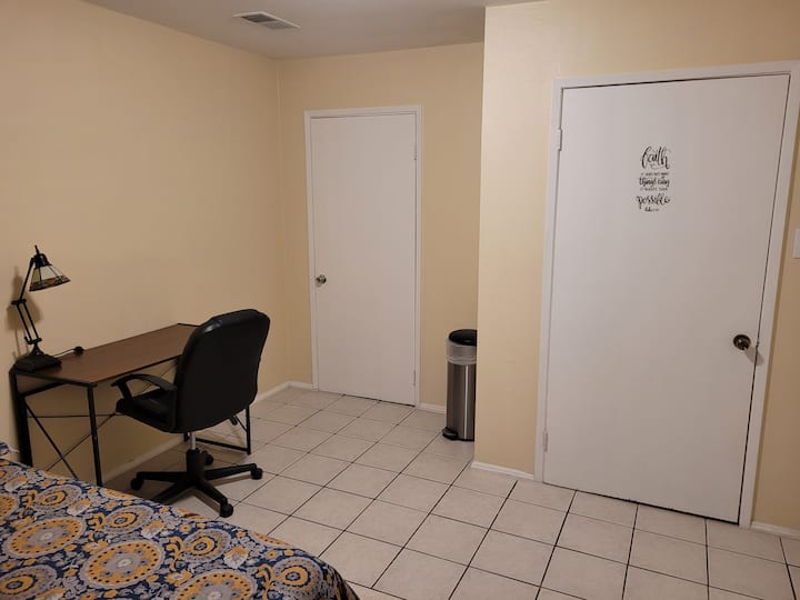 Clean, Safe, Best Value Rm In Sm - Santa Maria, CA