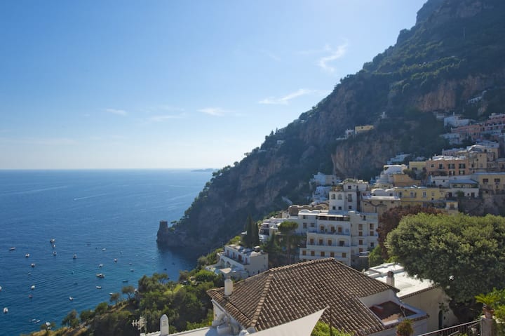 View Of The Sea In The Centre Of Positano - Positano