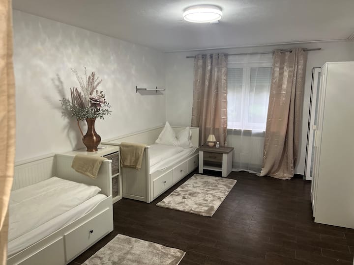 Schöne 2 Zimmerwohnung 4 Betten - Garching