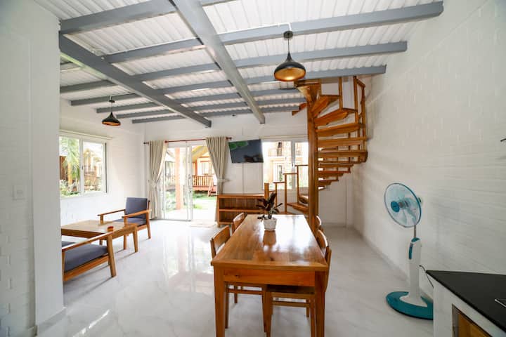 Spacious 2 Br Villa Kitchen &Balcony Near Beach - Vietnam
