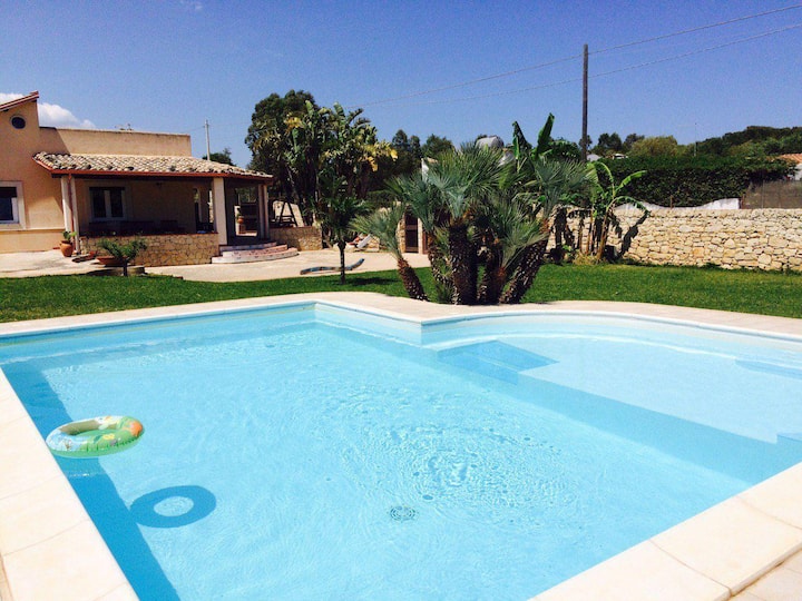 Villa Charmel Con Piscina - Pachino