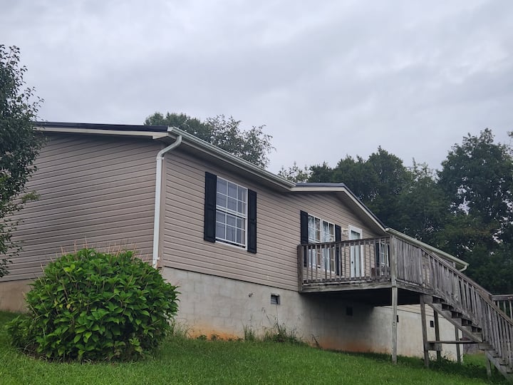 2,000 Sf Home 5 Minutes From Bristol Casino - Bristol, TN